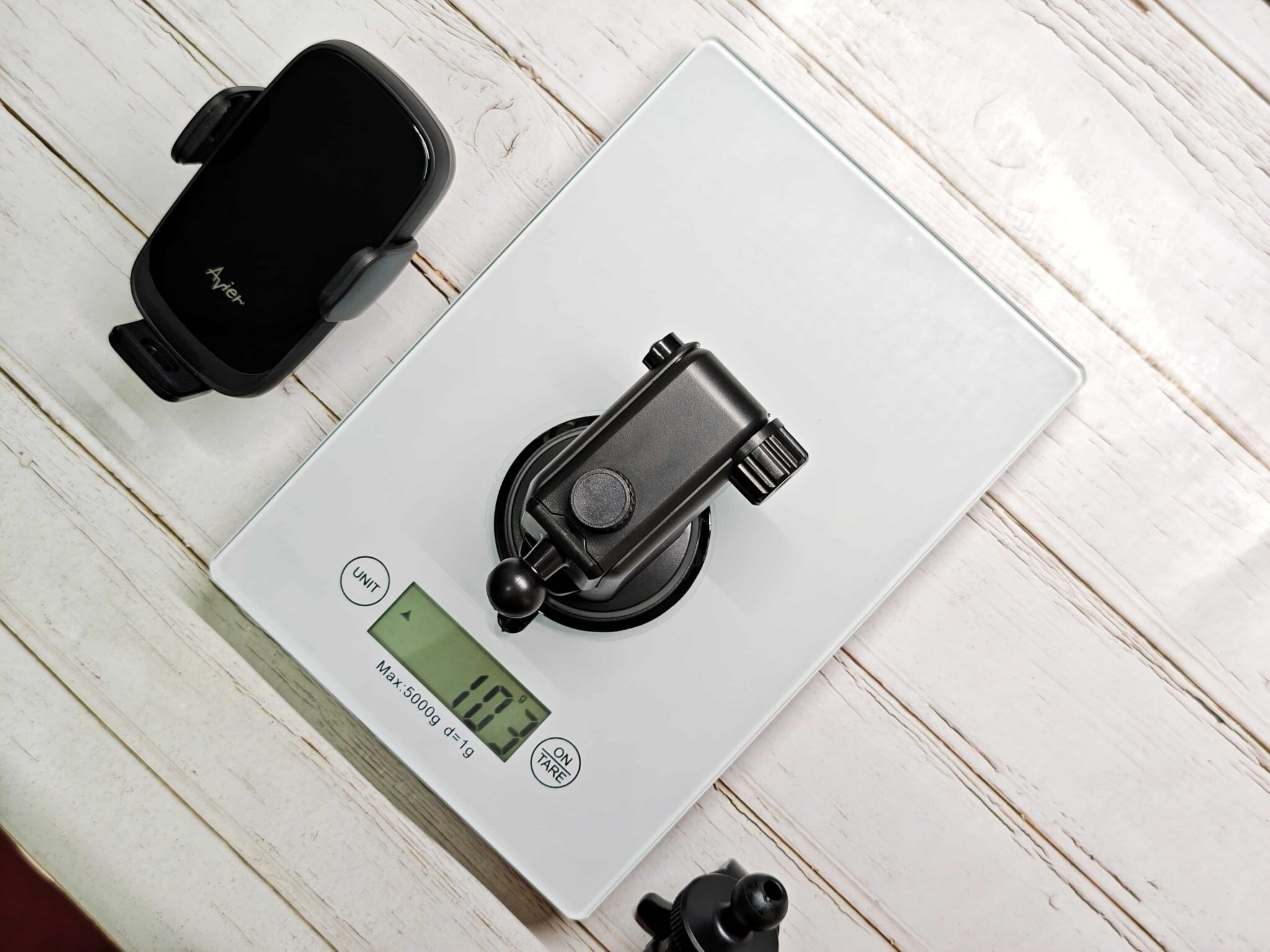 「車充推薦」Avier VeeHold 15W 快速無線充電車架 - 自動對位感應線圈，所有手機皆可充電 - 科技生活 - teXch