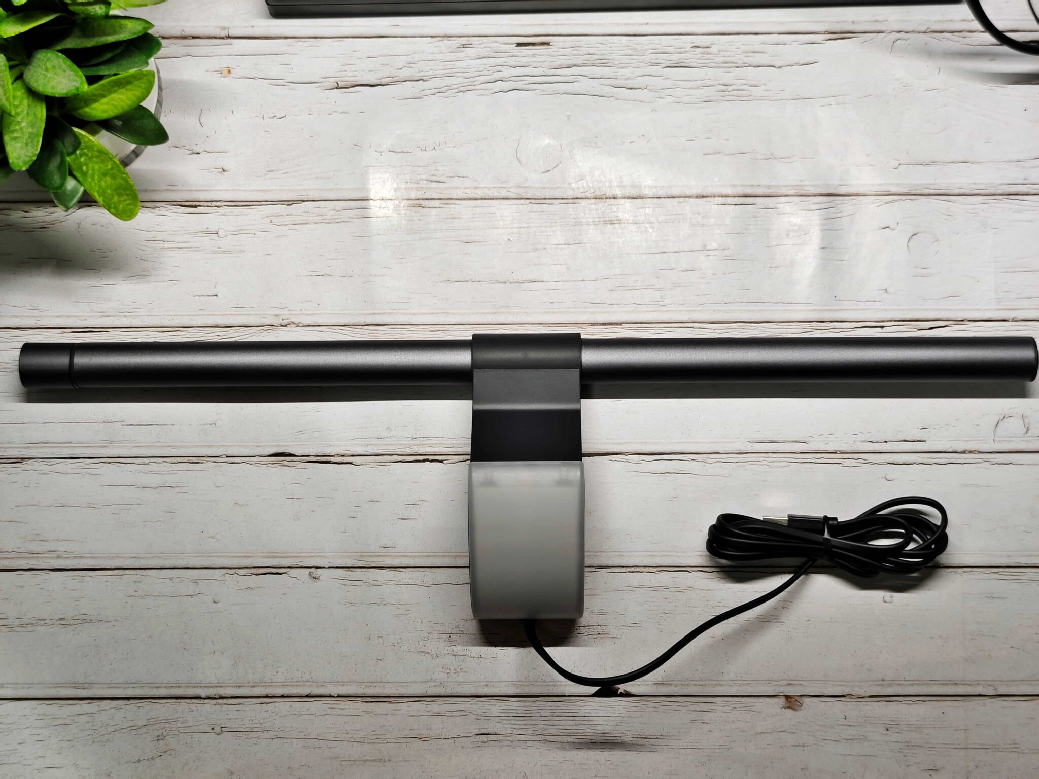 Elesense Gemini-Light （E1132）智慧螢幕掛燈開箱 - 前後雙光源設計，時尚護眼新選擇 - 科技生活 - teXch