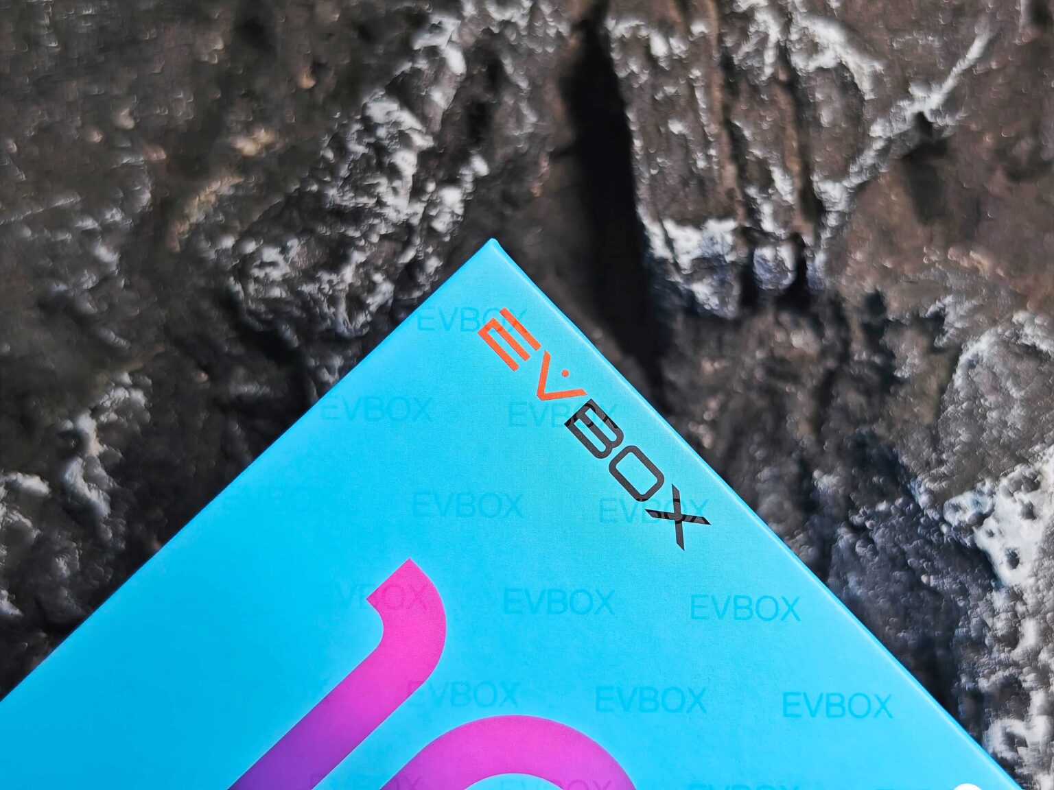 2023 旗艦級電視盒推薦 EVBOX 10 Max 開箱實測 – 易播盒子 導入 ChatGPT，規格再進化 - 科技生活 - teXch