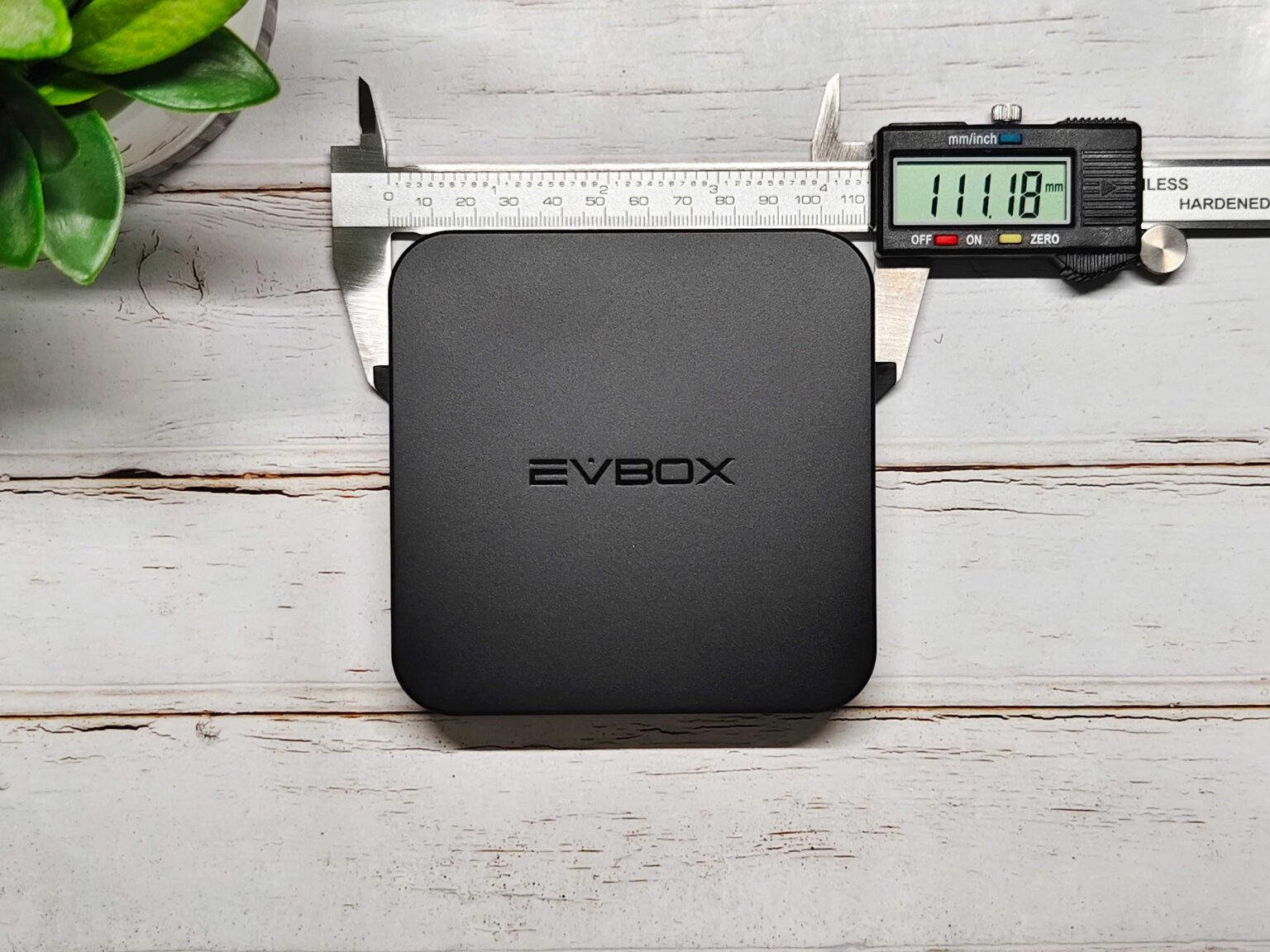 2023 旗艦級電視盒推薦 EVBOX 10 Max 開箱實測 – 易播盒子 導入 ChatGPT，規格再進化 - 科技生活 - teXch